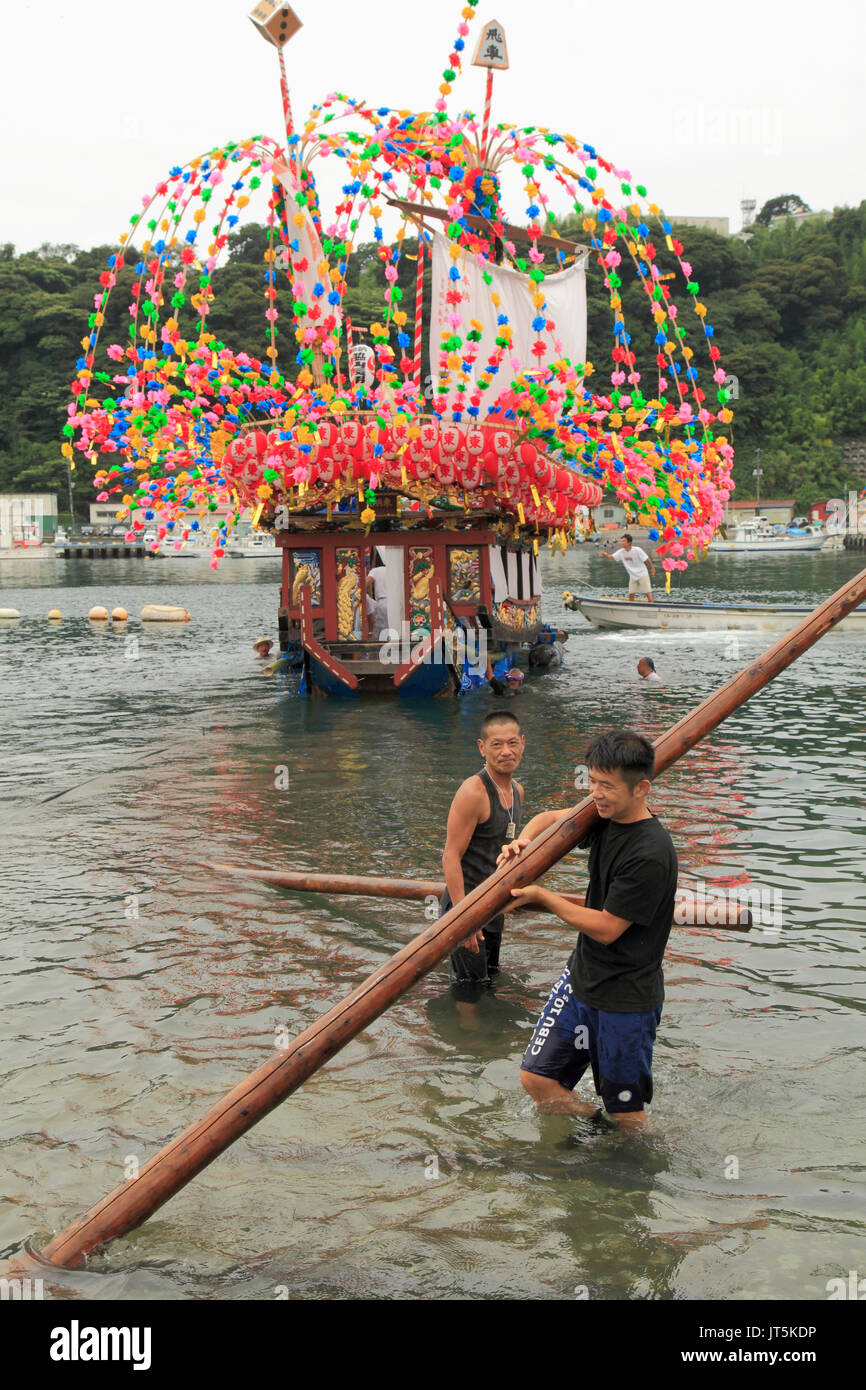 Japan, Manazuru, Kibune Matsuri, festival, launching a boat, people ...