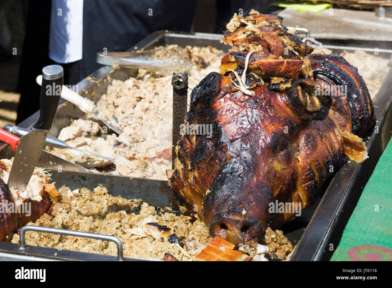 Roasted pig for pulled pork Stock Photo - Alamy