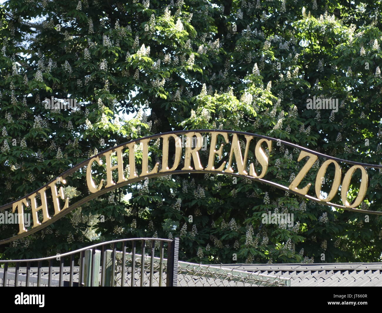 Zoo sign hi-res stock photography and images - Alamy