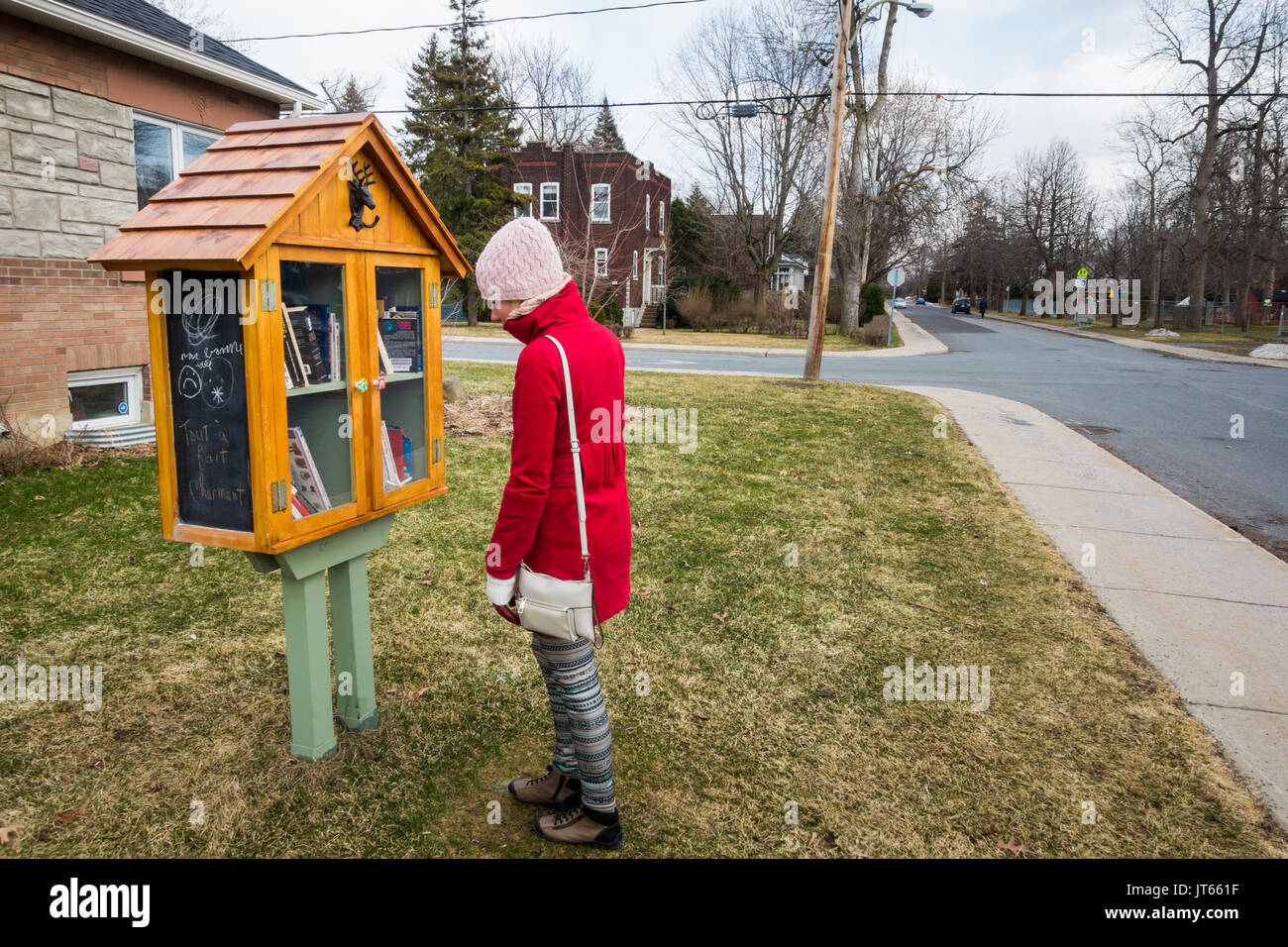 Little free library in a box hi-res stock photography and images - Alamy
