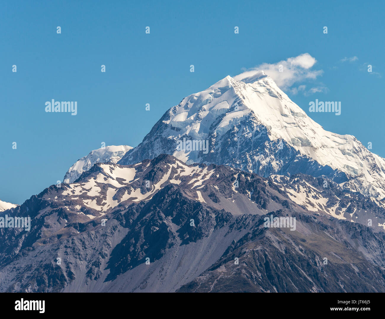 Summit of Mount Cook with glacier, snowy mountain, Mount Cook National ...