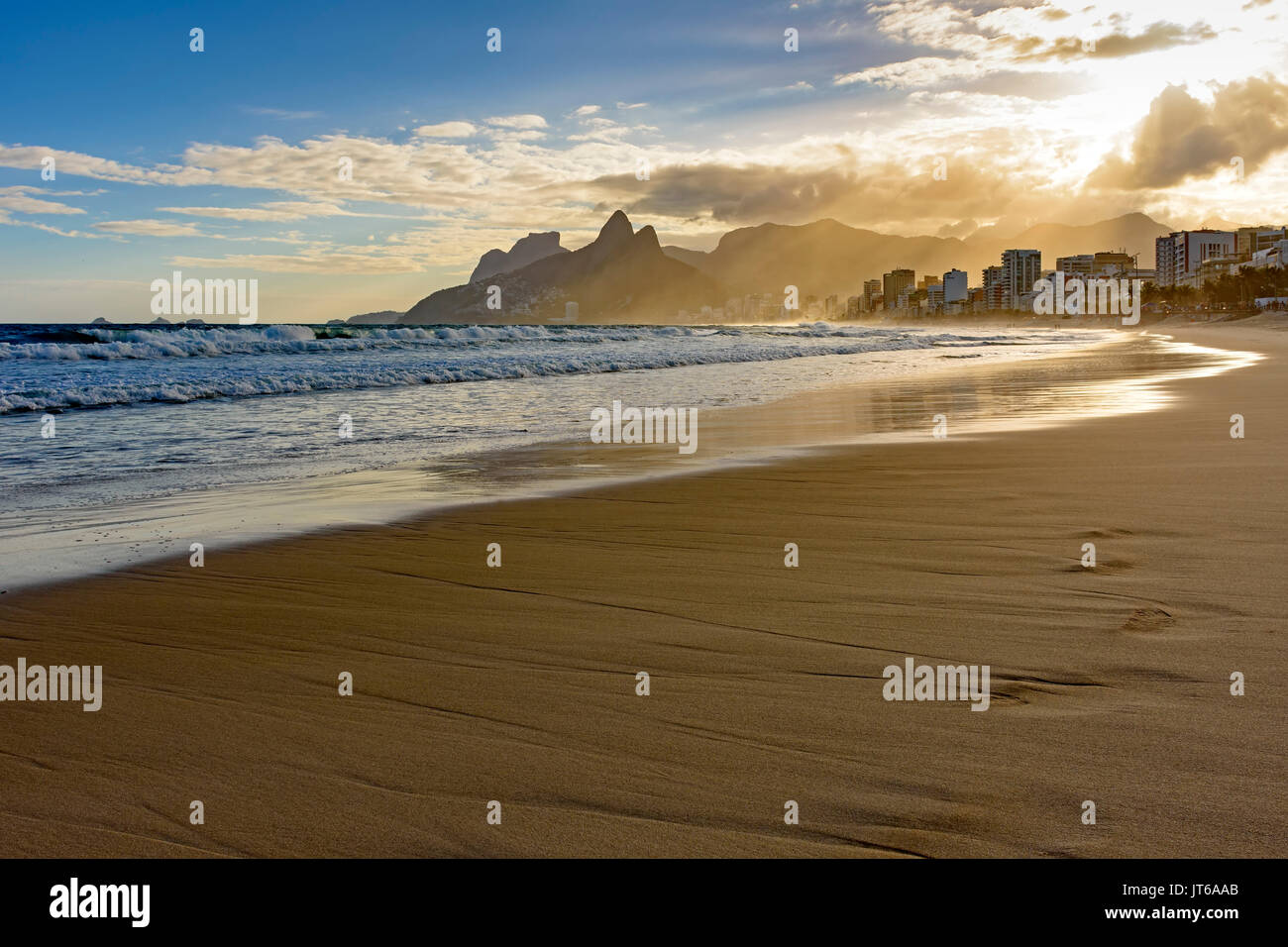 Summer sunset at Ipanema beach in Rio de Janeiro with the light ...