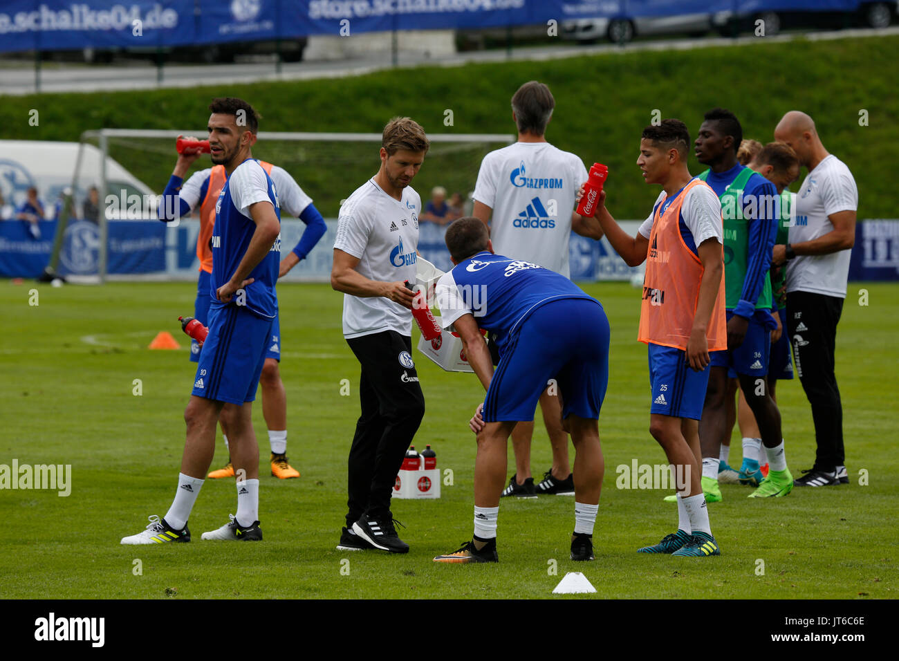 Cooling break for the team after the sprints - 27.07.2017, Soccer camp ...