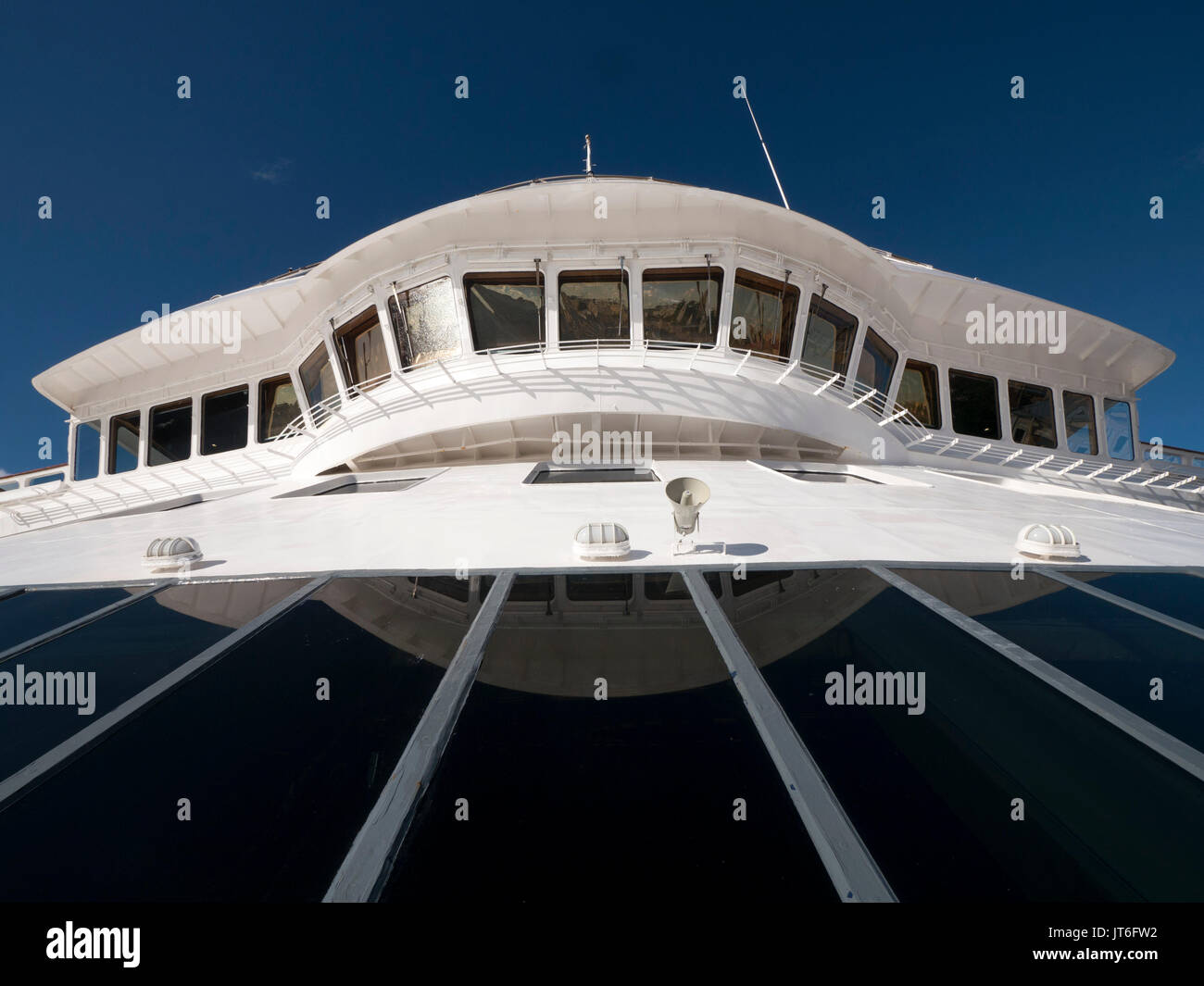 Ship bridge windows hi-res stock photography and images - Alamy