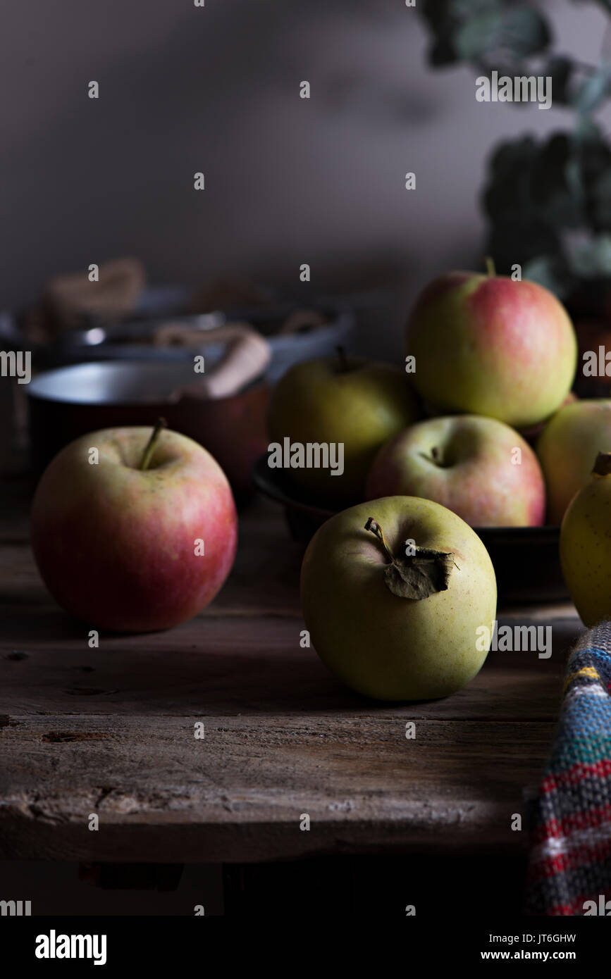 Kitchen green apples hi-res stock photography and images - Alamy