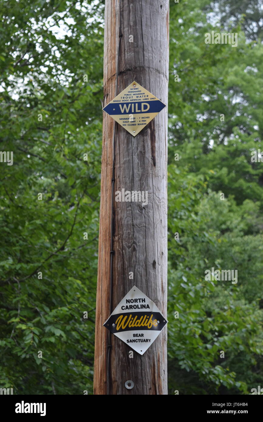 Wildlife Signs North Carolina Stock Photo - Alamy