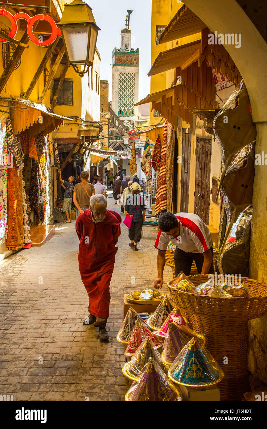 Walking tour fes hi-res stock photography and images - Alamy