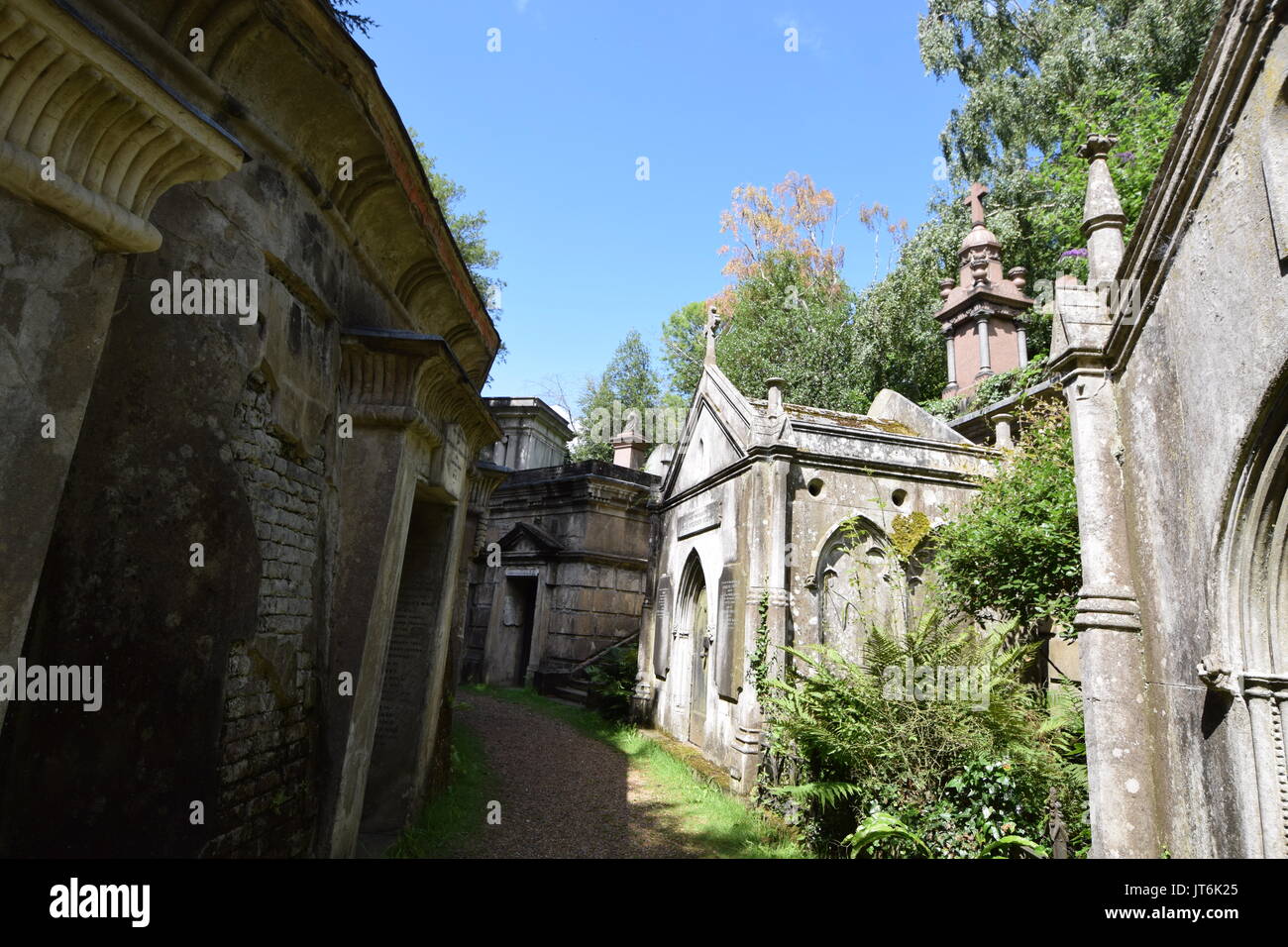 Highgate cemetery london hi-res stock photography and images - Alamy