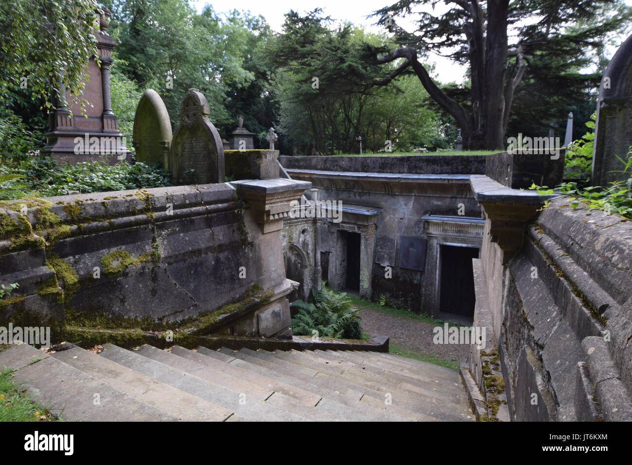 Highgate cemetery london hi-res stock photography and images - Alamy
