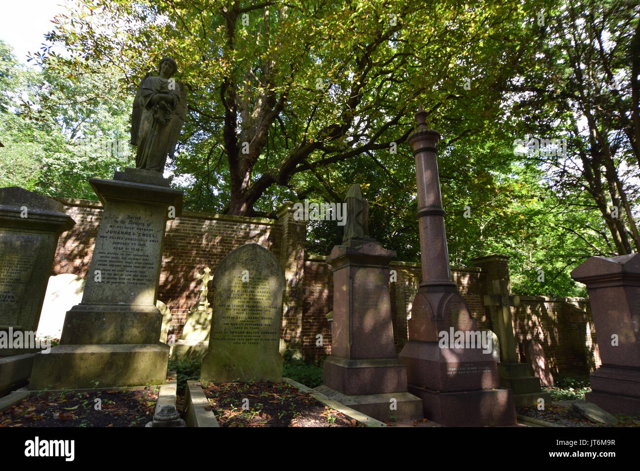 Statue Angel Cross Highgate Cemetery High Resolution Stock Photography ...