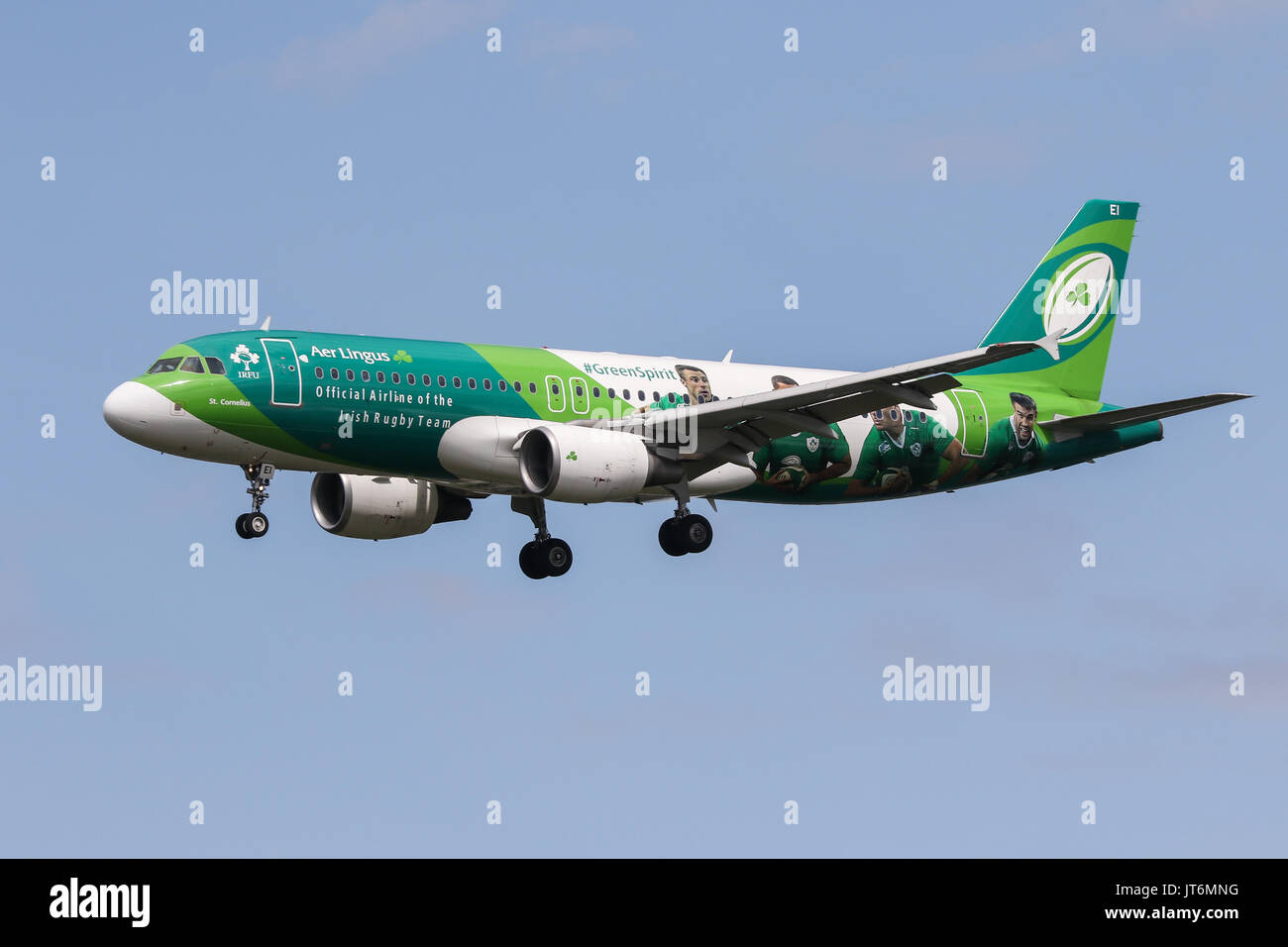 An Aer Lingus Airbus A320 wearing a special Irish Rugby livery lands at ...