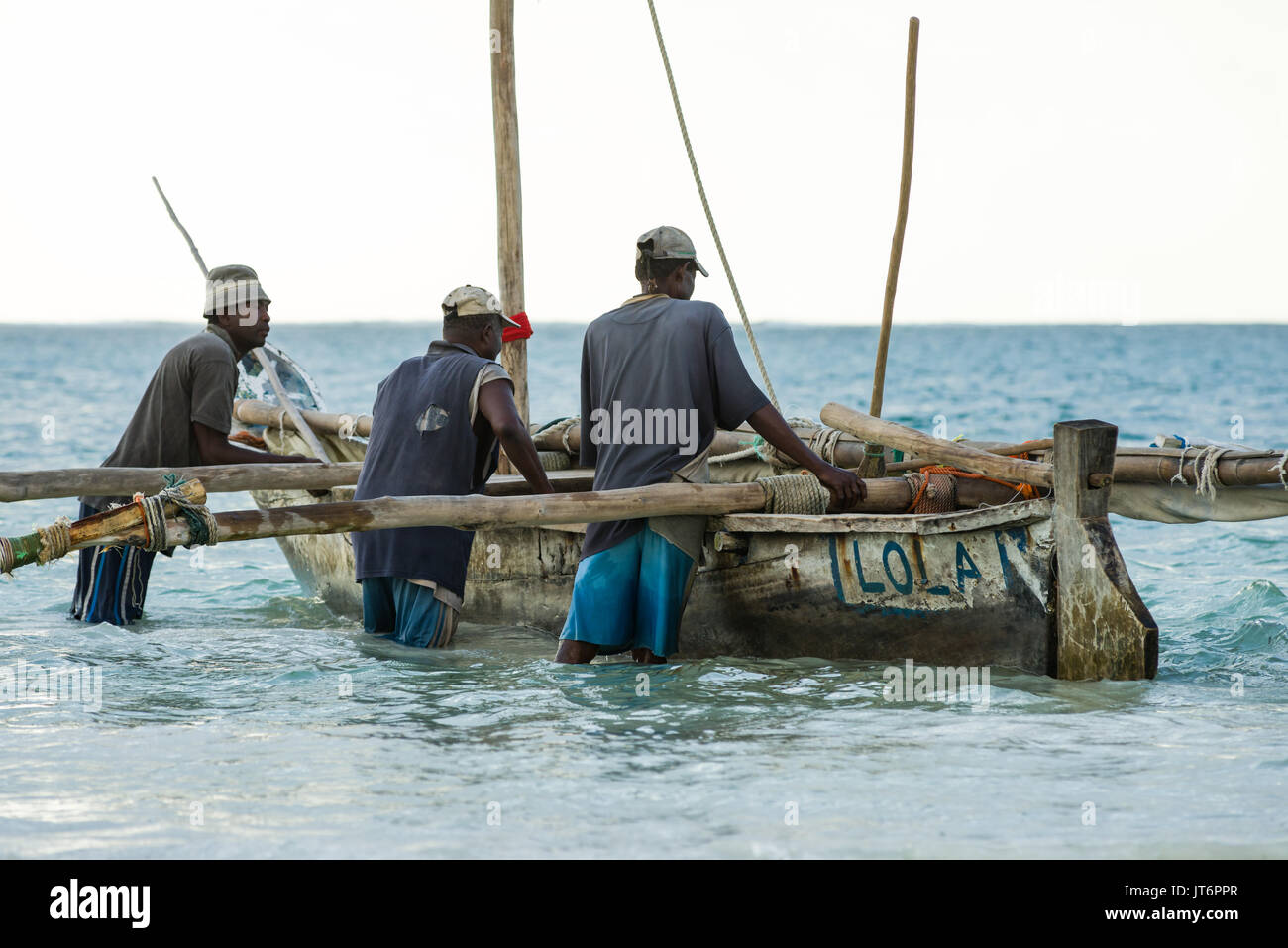Traditional african fishermen hi-res stock photography and images - Alamy