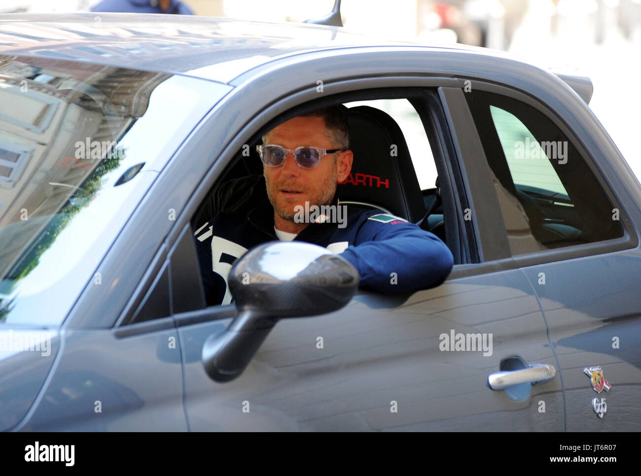 Lapo Elkann goes to lunch in his Fiat 500 car and seen wearing an Fiat ...
