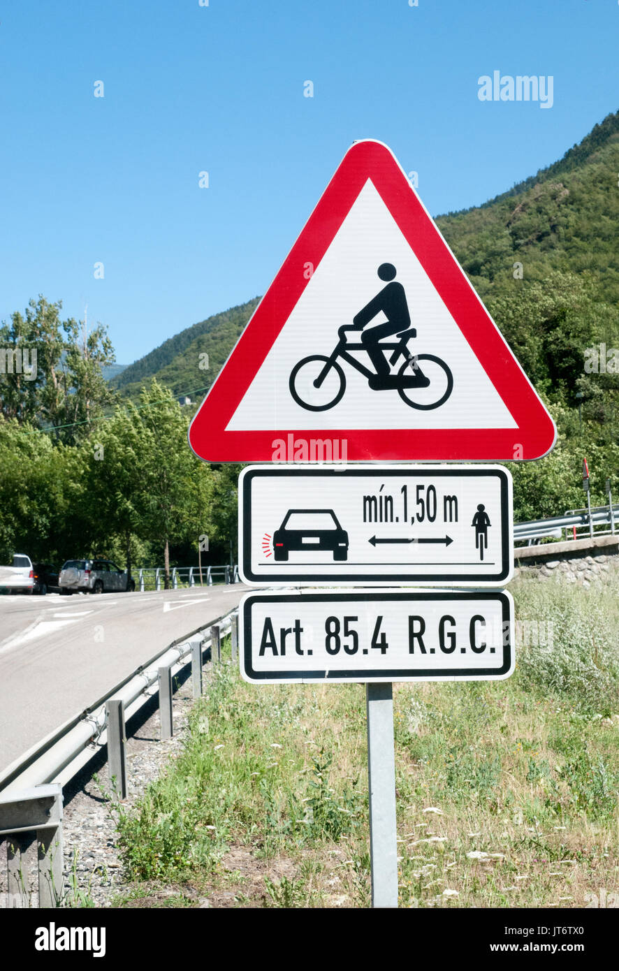Street cyclist safety and warning sign for motorists and drivers ...