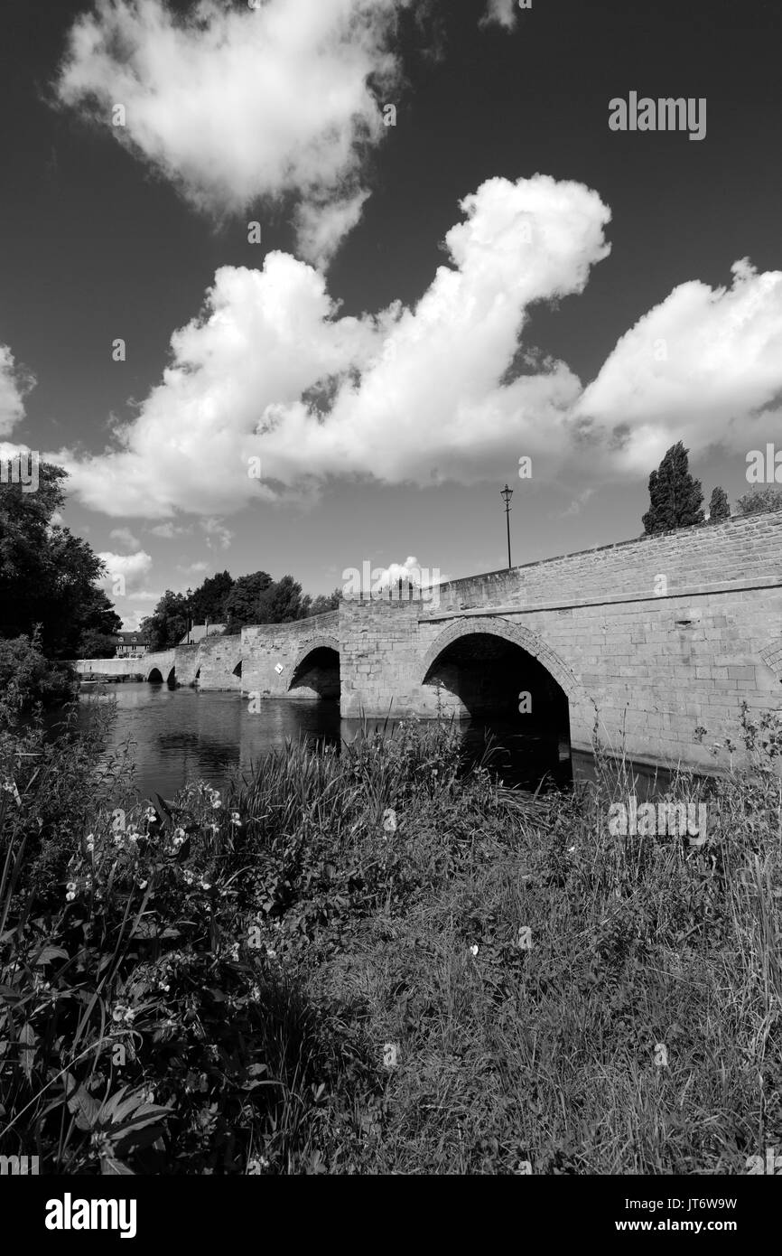 The 9 arch stone bridge over the river Nene, Islip town ...