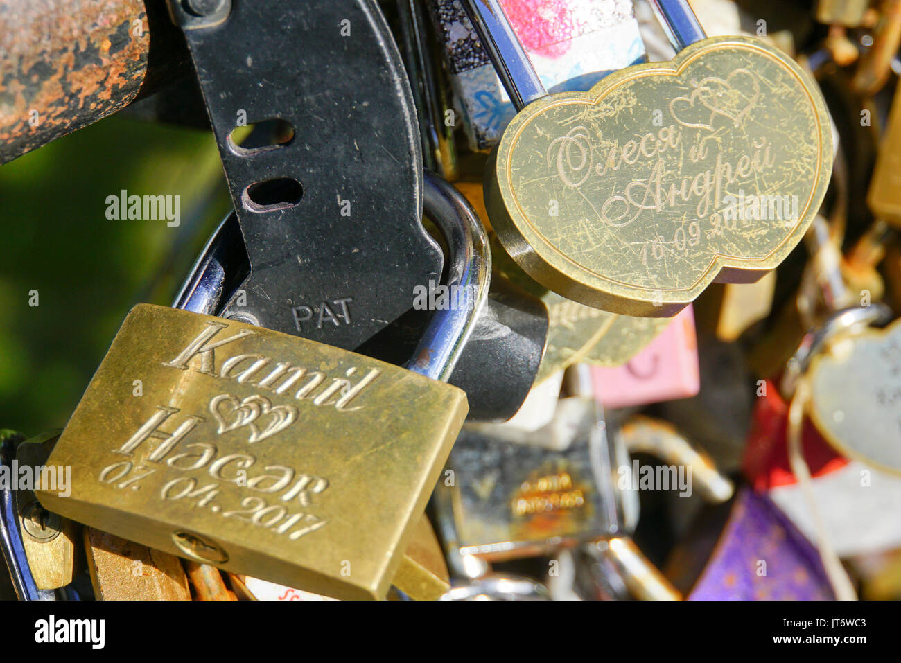 Love lock on tree hi-res stock photography and images - Alamy