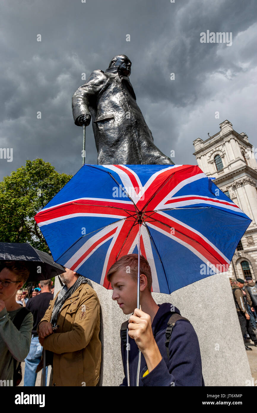 Churchill flag hi-res stock photography and images - Alamy