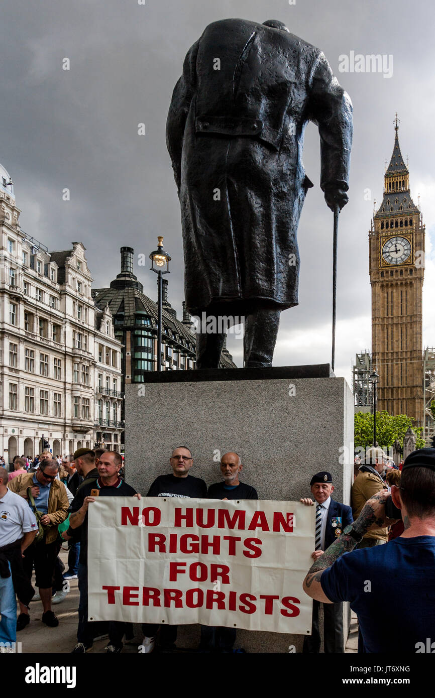 British Army Veterans Stand Under The Statue Of Winston Churchill ...