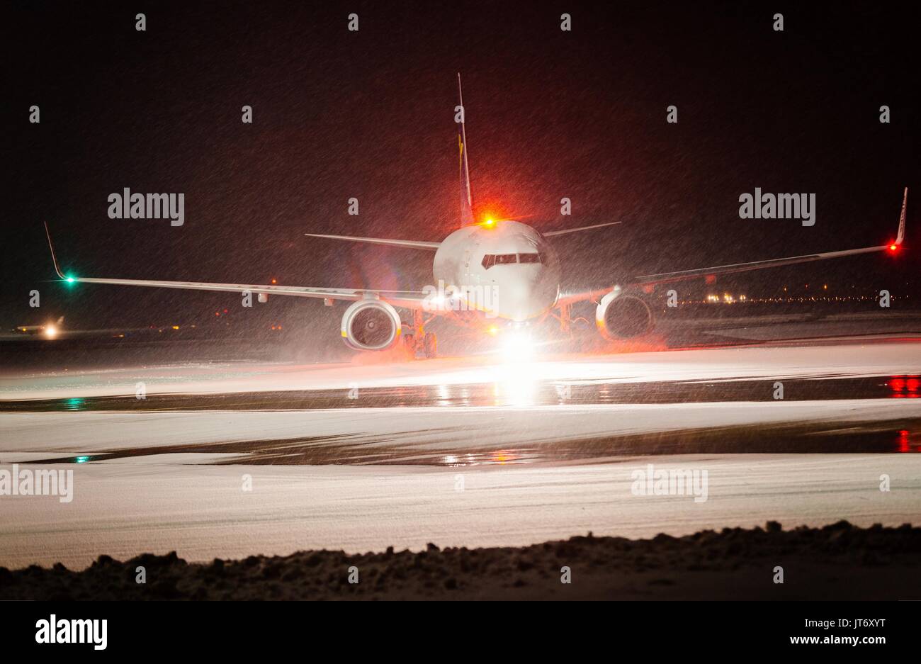 Bad weather landing hi-res stock photography and images - Alamy
