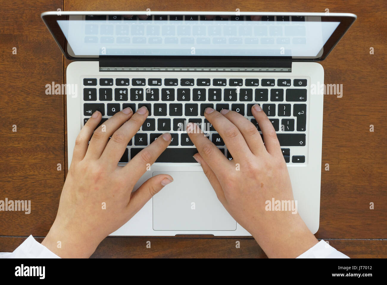 Hands computers work hi-res stock photography and images - Alamy