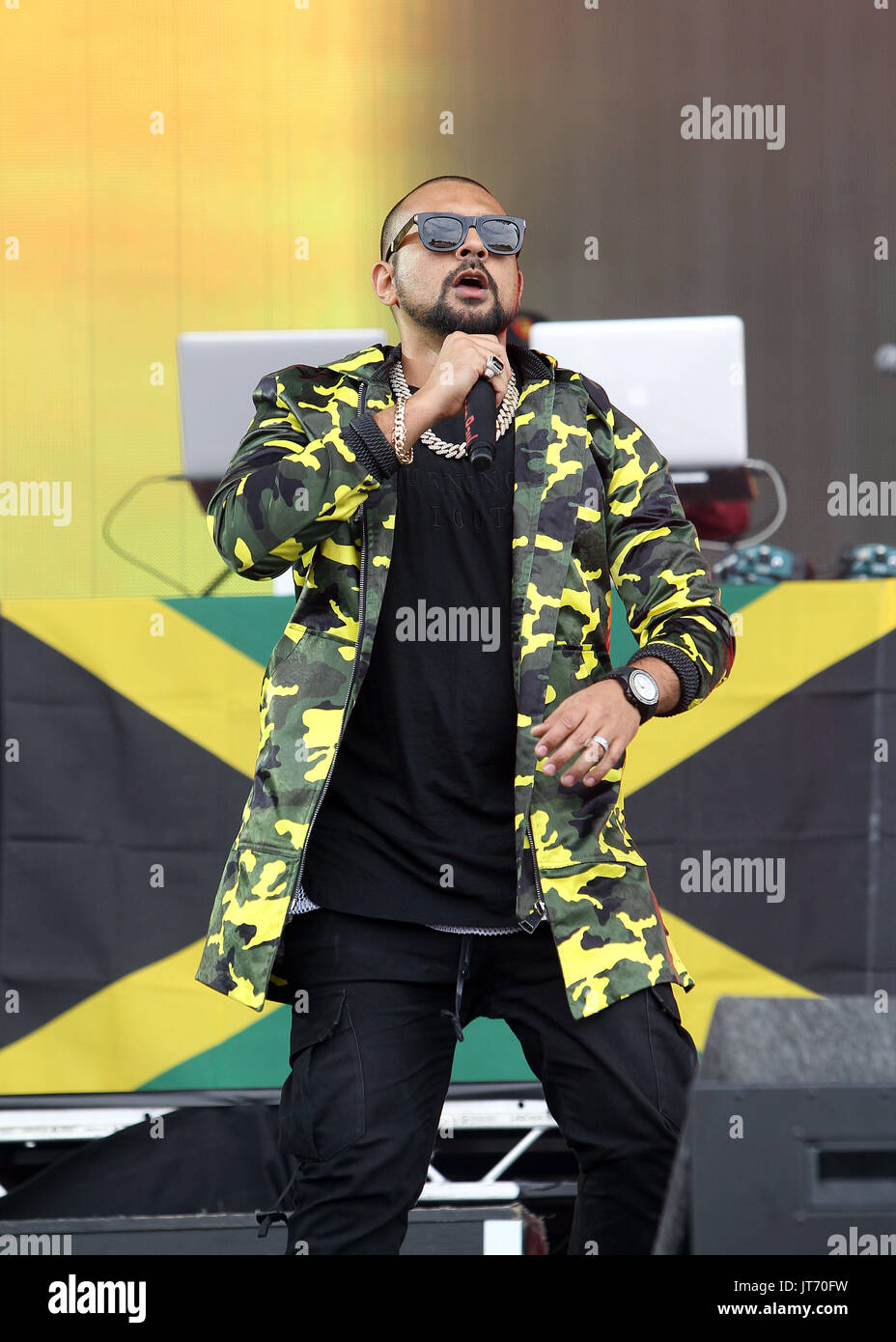 Sean Paul performing on the main stage during Day Two of Wireless ...