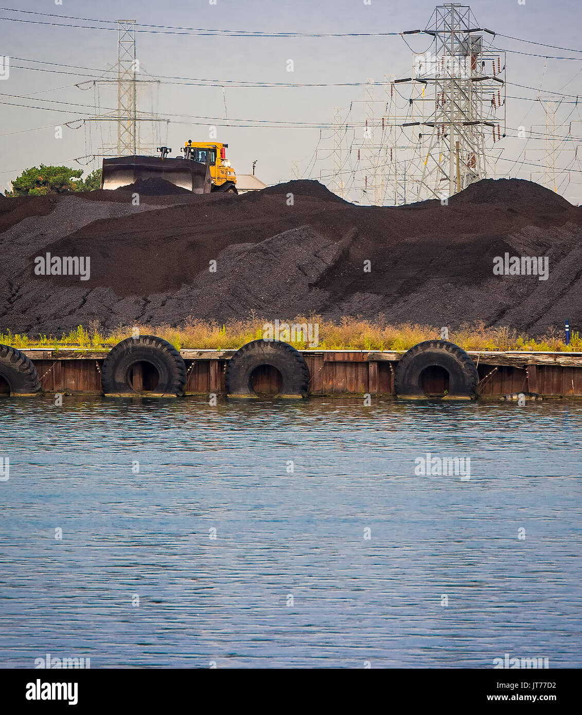 Detroit area coal fired power plant on detroit river south Stock Photo ...