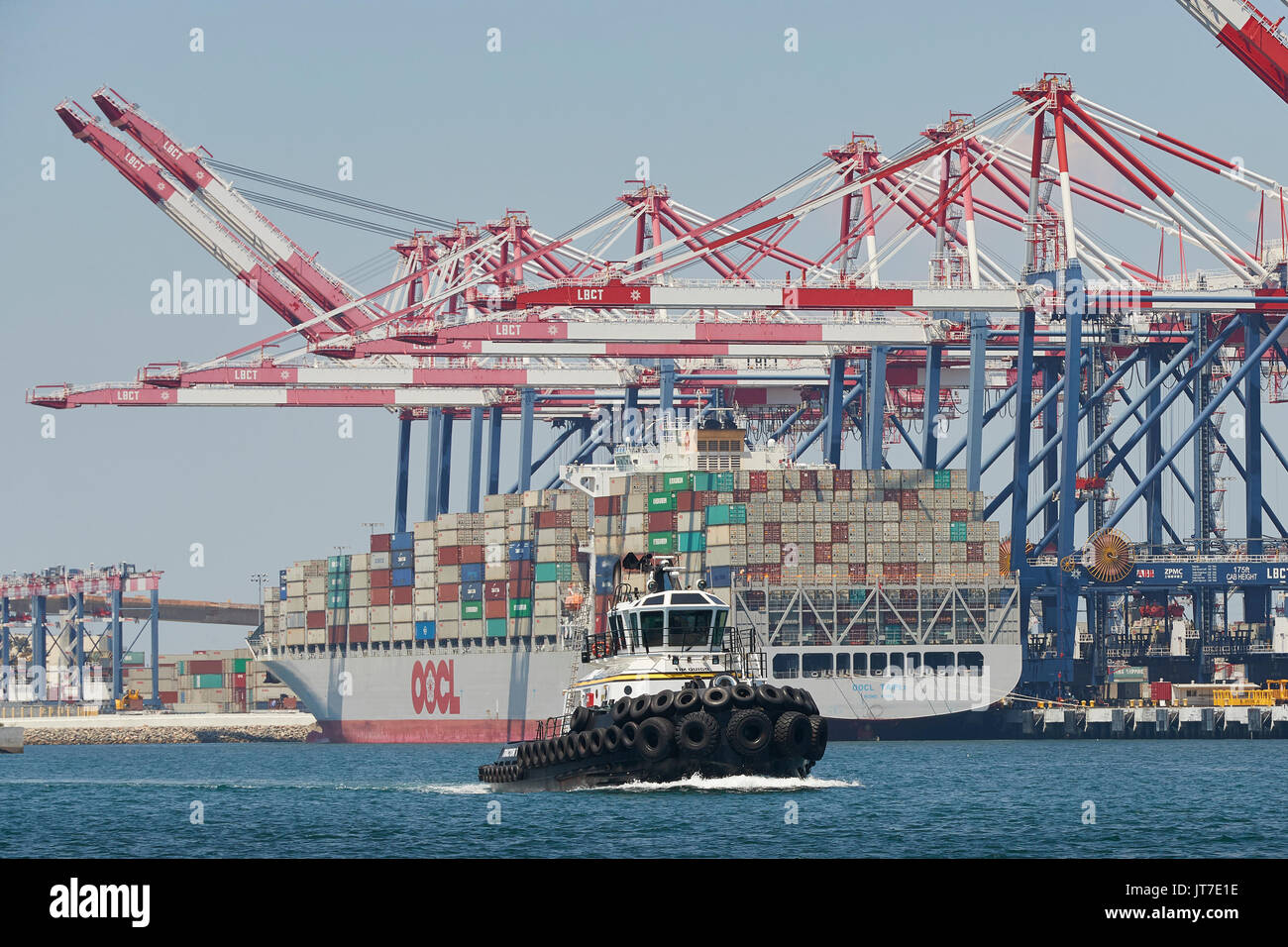 Tractor tug tugboat hi-res stock photography and images - Alamy