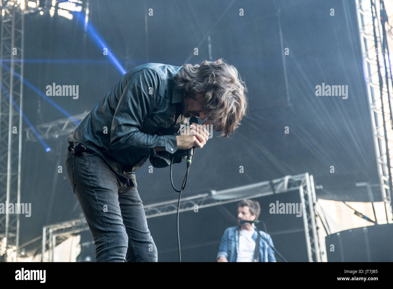Embrace Band Stock Photos & Embrace Band Stock Images - Alamy