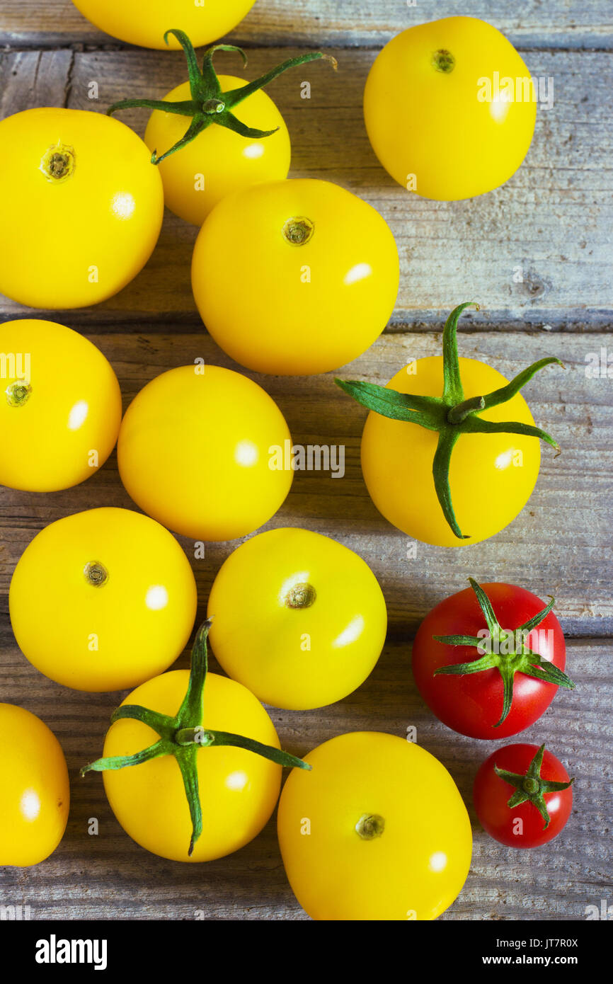 Organic yellow cherry tomatoes hi-res stock photography and images - Alamy