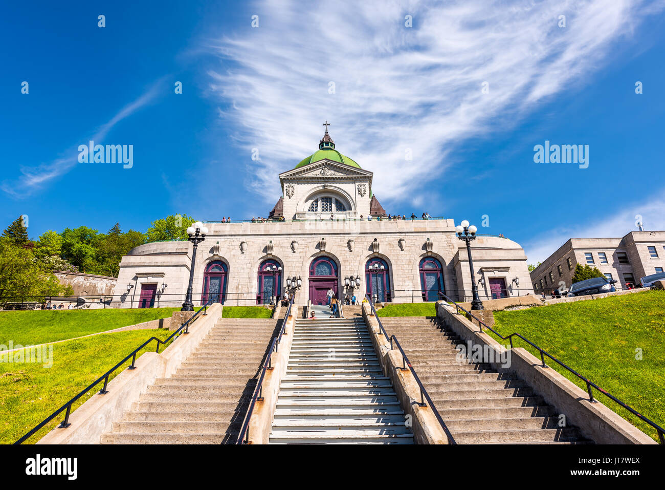 St. joseph's oratory of mount royal hi-res stock photography and images ...
