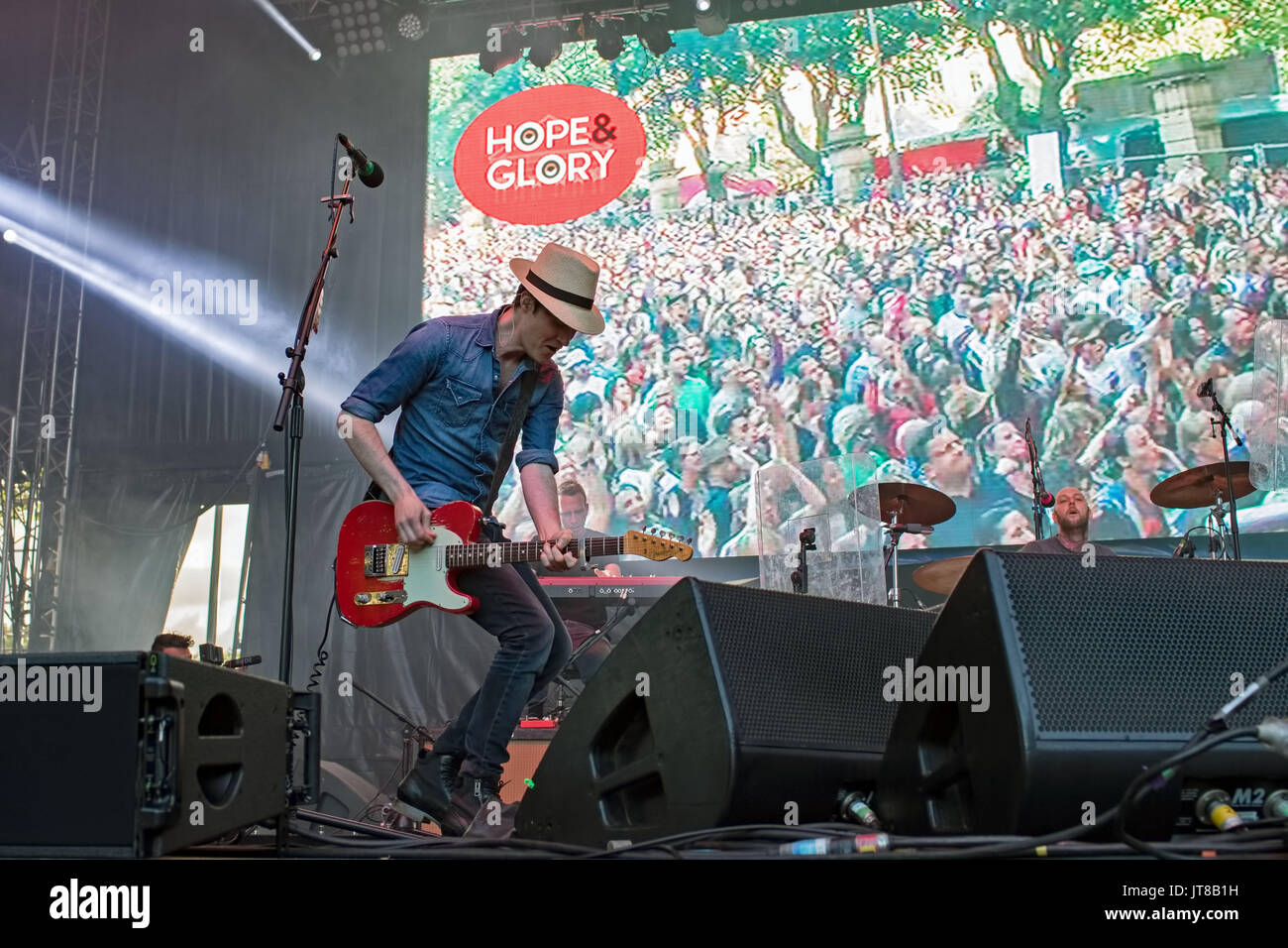 Liverpool, Merseyside, UK. 17th June, 2017. JON FRATELLI lead singer ...