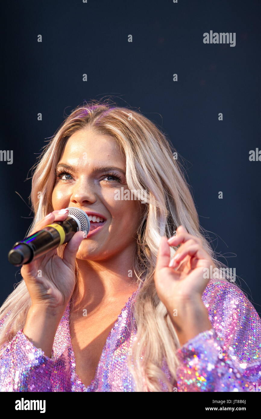 Matt johnson singer hi-res stock photography and images - Alamy