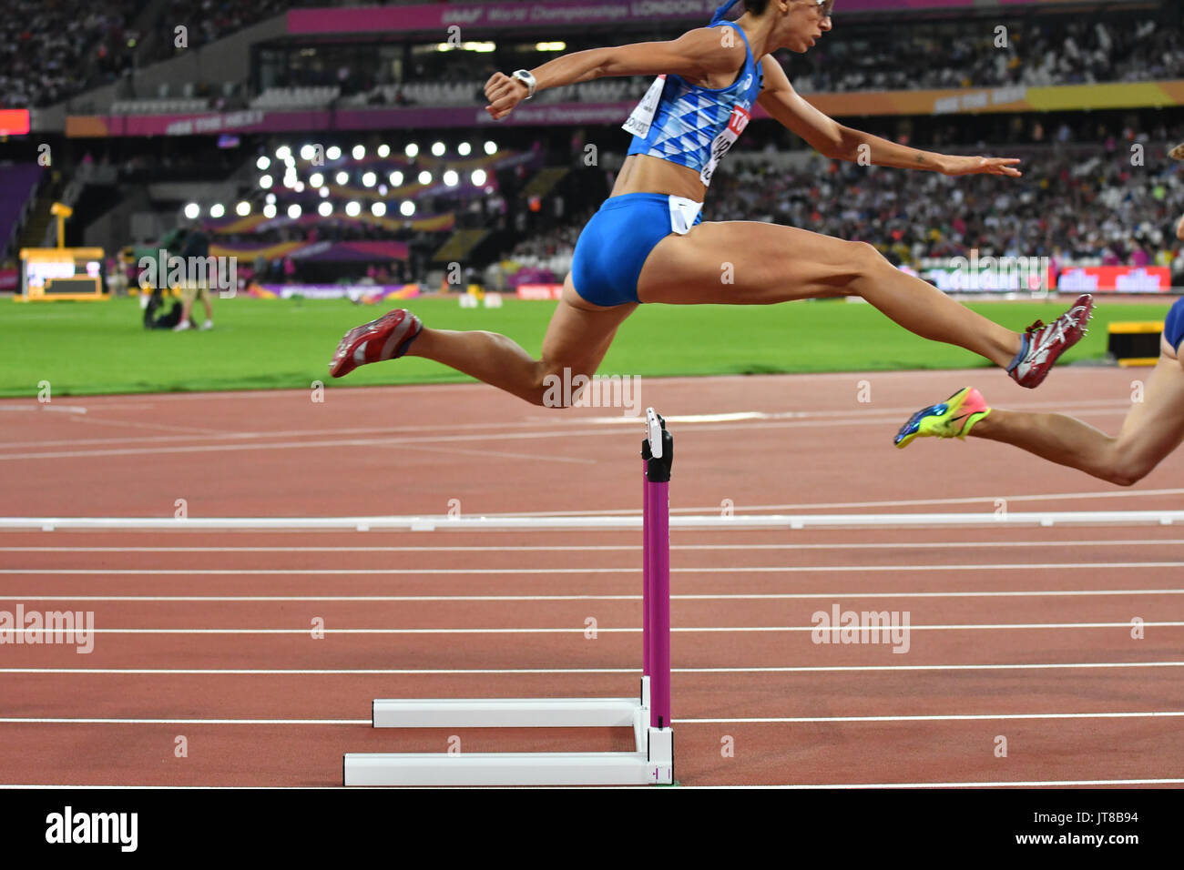 400 metres hurdles hi-res stock photography and images - Alamy