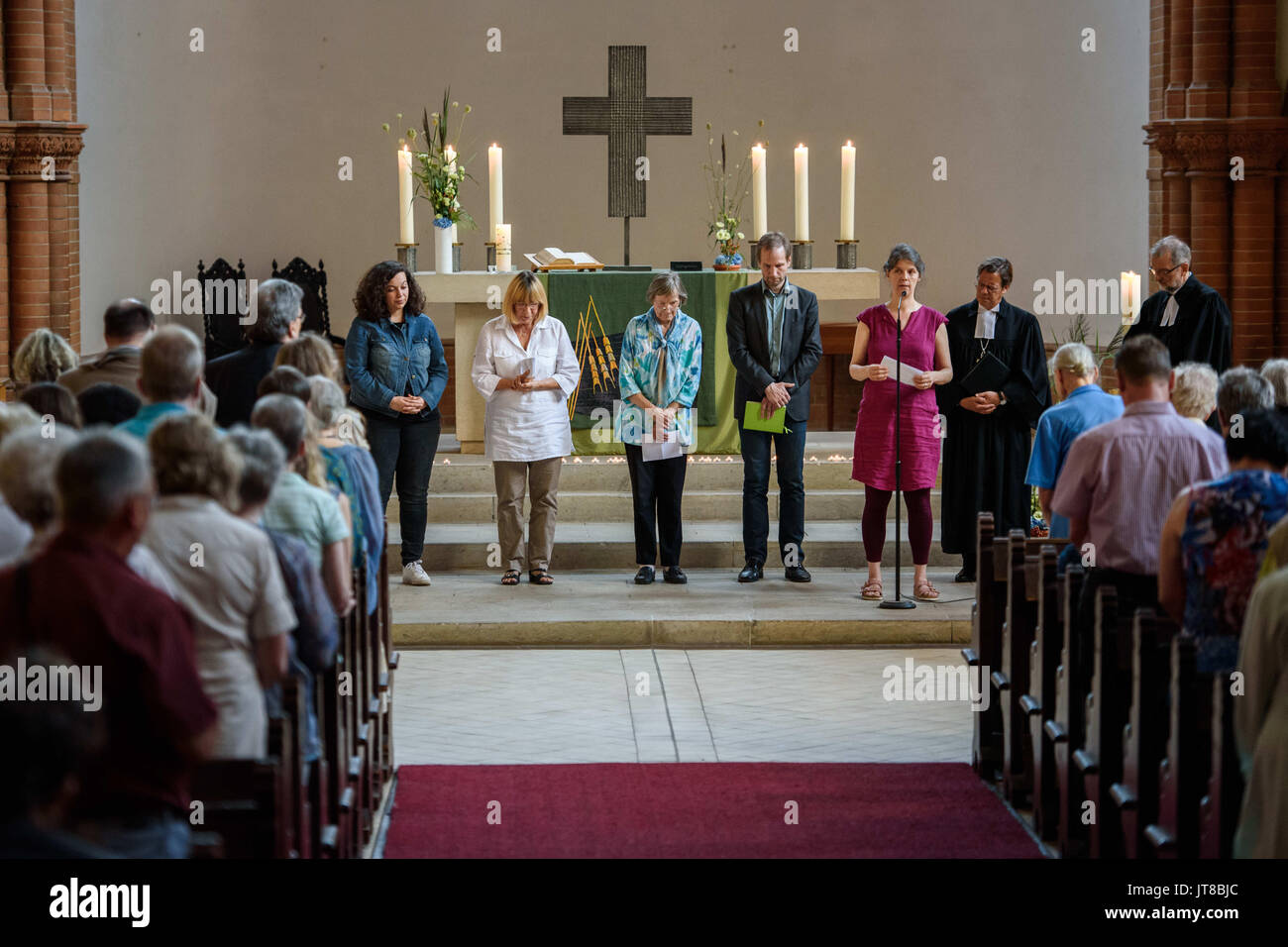 Berlin, Germany. 07th Aug, 2017. dpatop - Parishioners, friends and ...