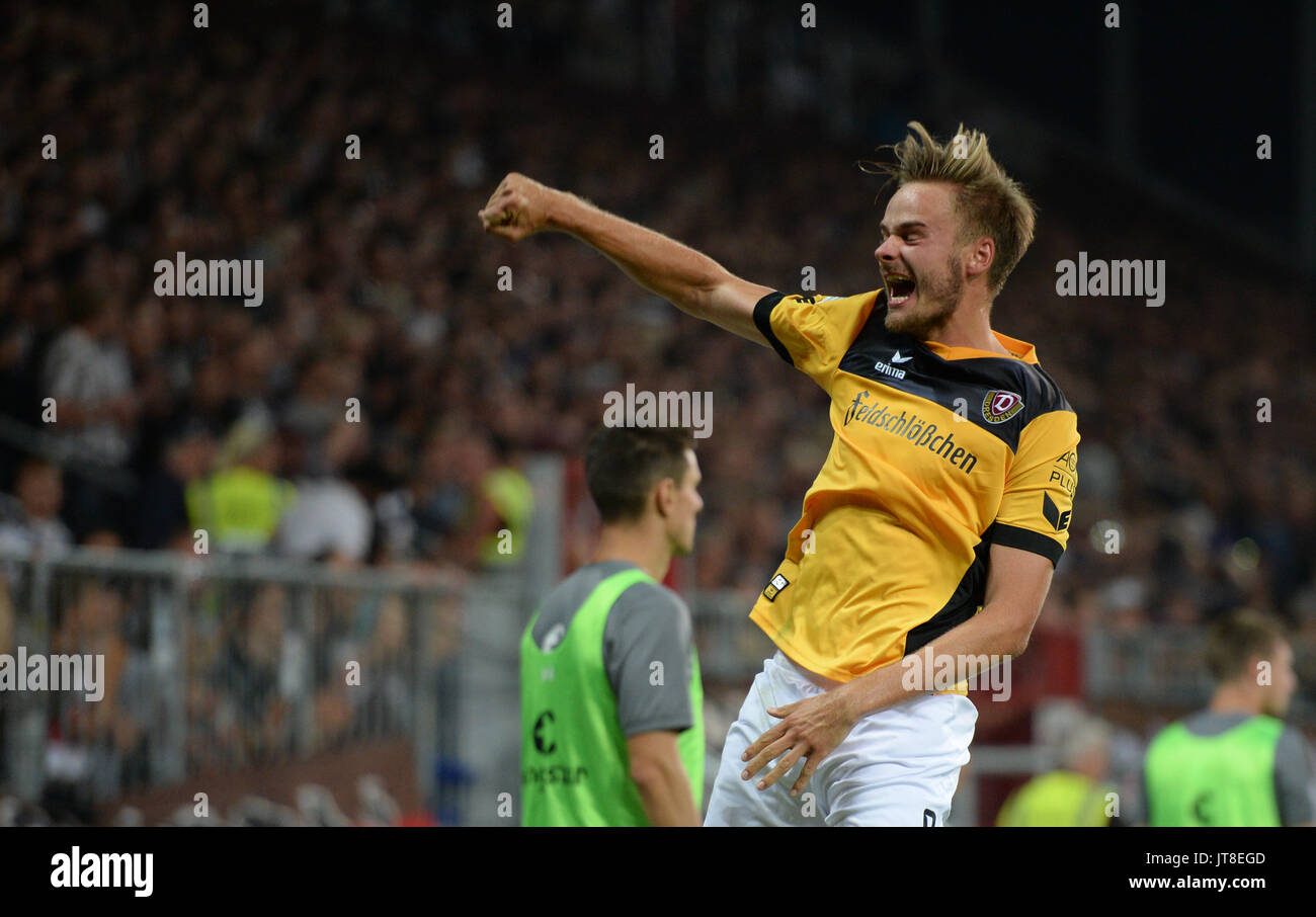 Hamburg, Germany. 7th Aug, 2017. Dresden's Lucas Röser celebrates after ...