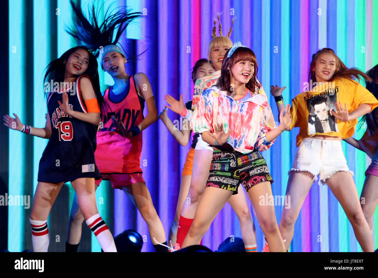 Girl group Weki Meki debuts The eight-member girl group Weki Meki ...