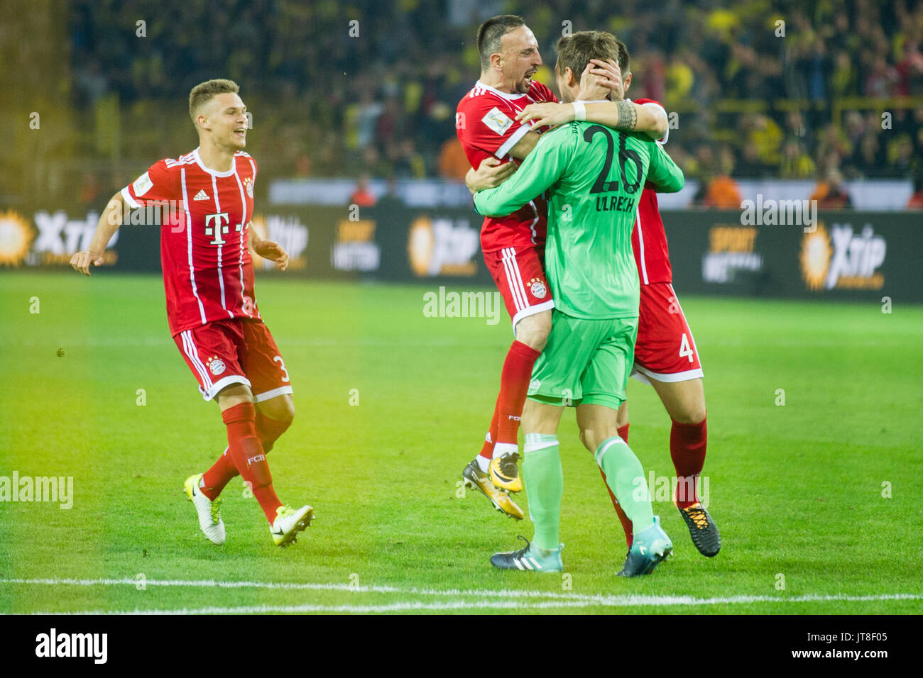 Dortmund, Deutschland. 05th Aug, 2017. V.l.n.r. Joshua KIMMICH (M ...
