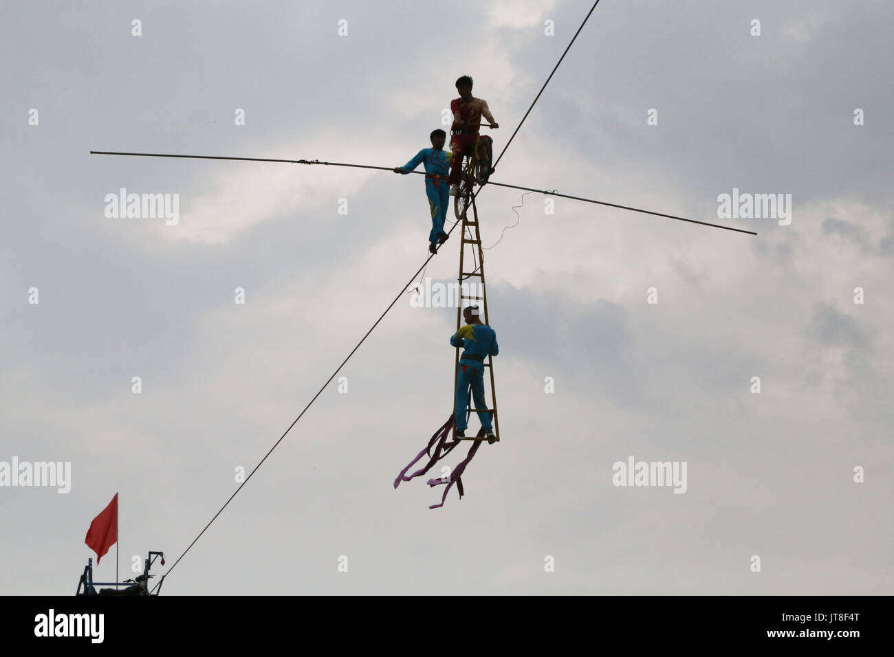 High wire acrobats hi-res stock photography and images - Alamy