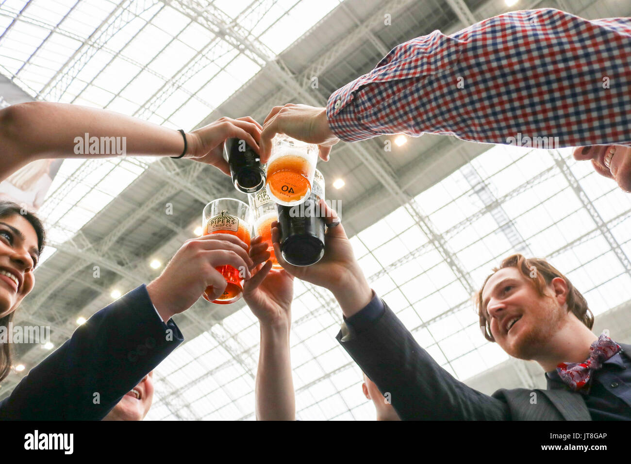 London, UK. 8th Aug, 2017. Hundreds of beer enthusiasts flock to the ...