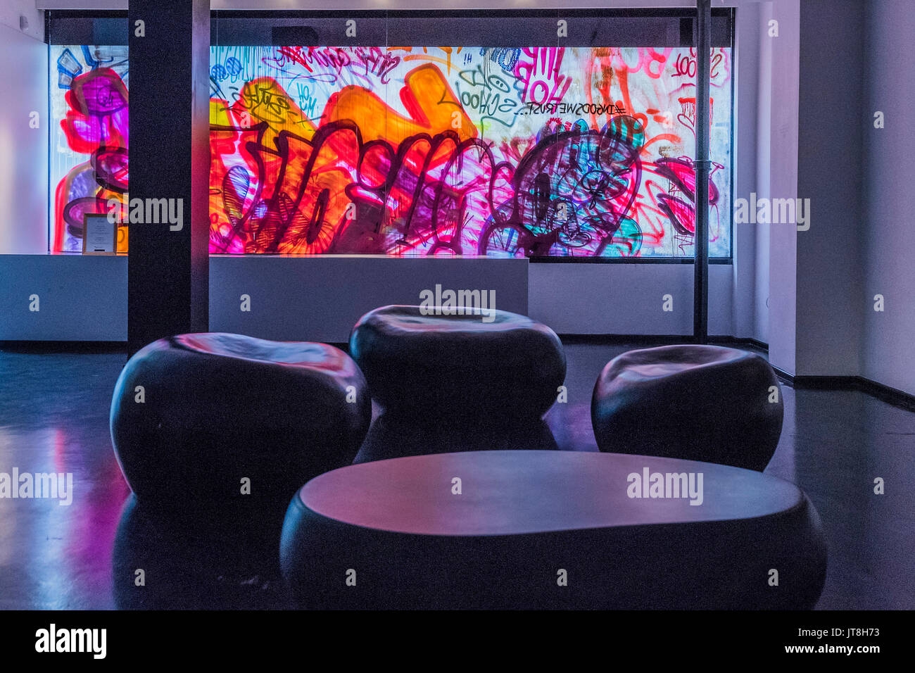 Unit london art gallery hi-res stock photography and images - Alamy