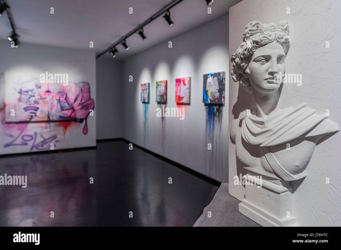 Unit london art gallery hi-res stock photography and images - Alamy