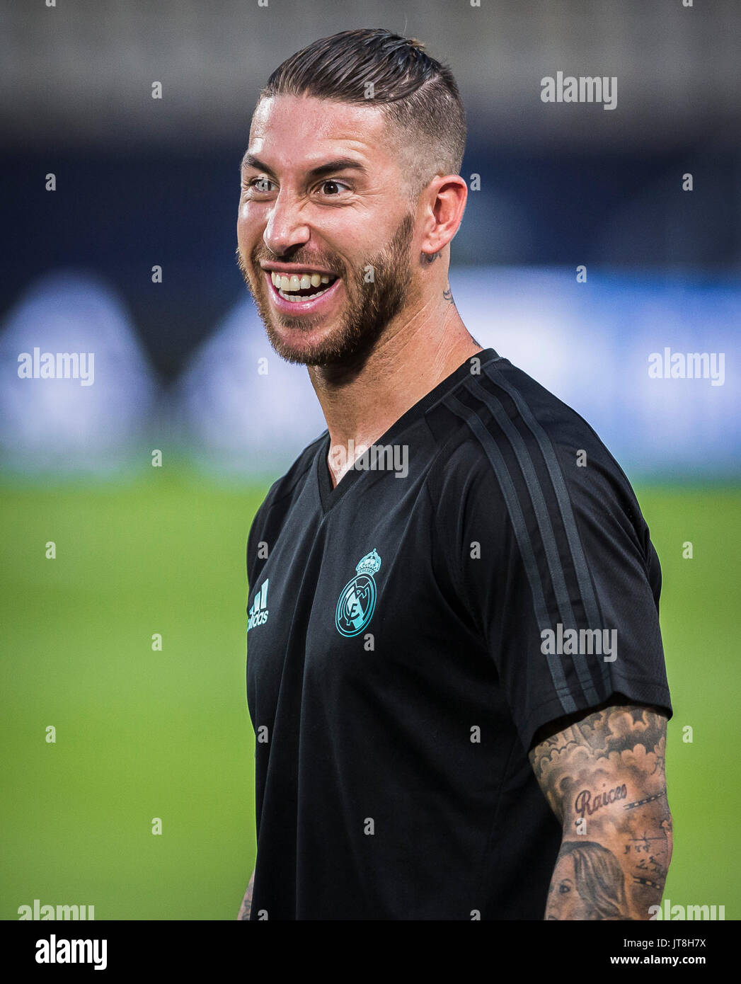 Defender sergio ramos hi-res stock photography and images - Alamy
