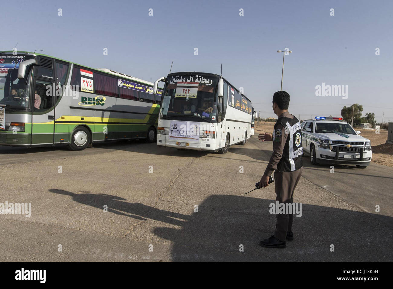 Al Jawf, Saudi Arabia. 08th Aug, 2017. Iraqi Muslims arrive at the ...
