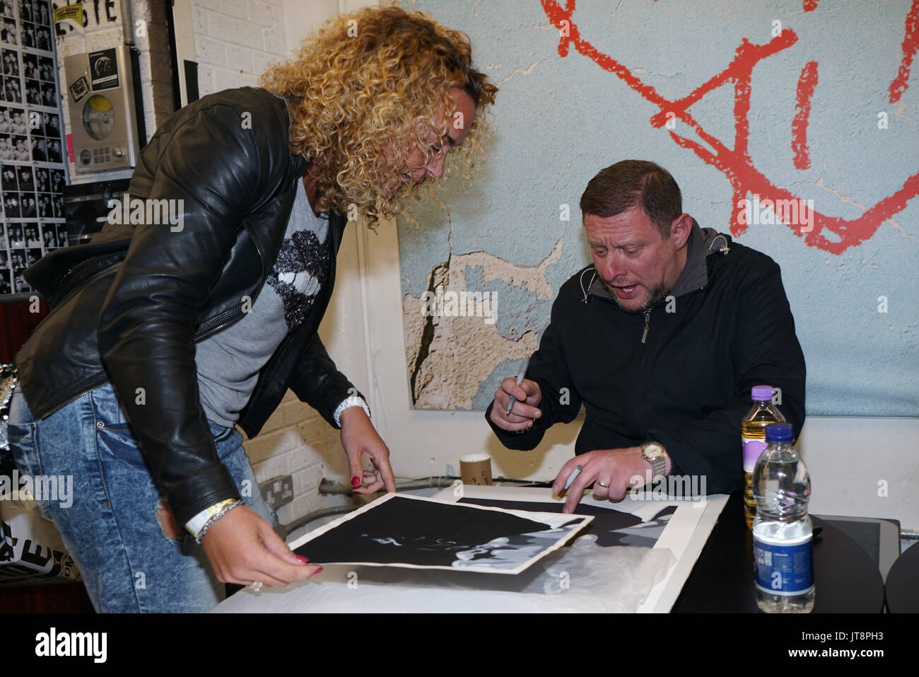 London, UK. 8th Aug, 2017. Shaun Ryder signing Black Grape's new album ...