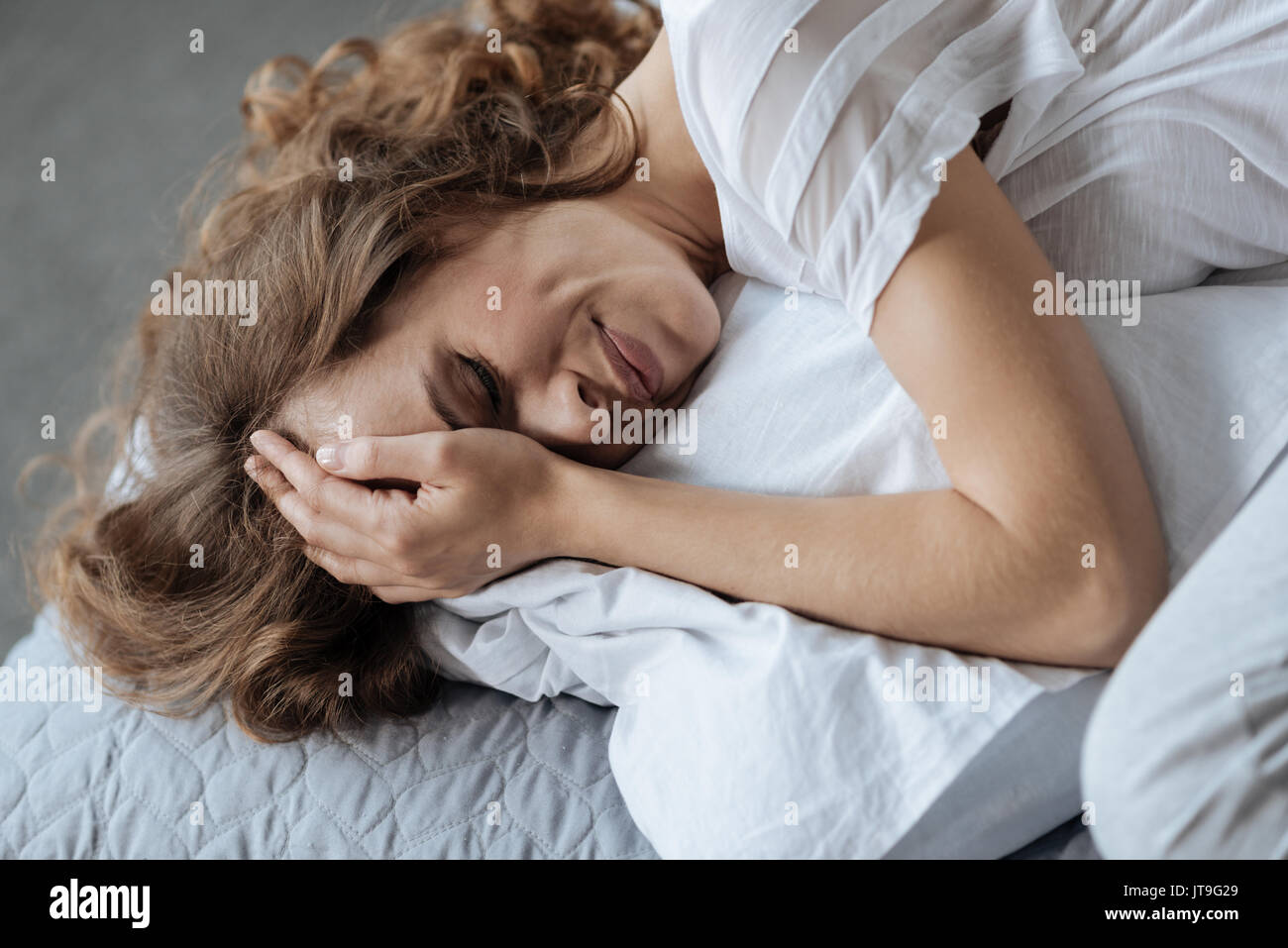 Grief crying hi-res stock photography and images - Alamy