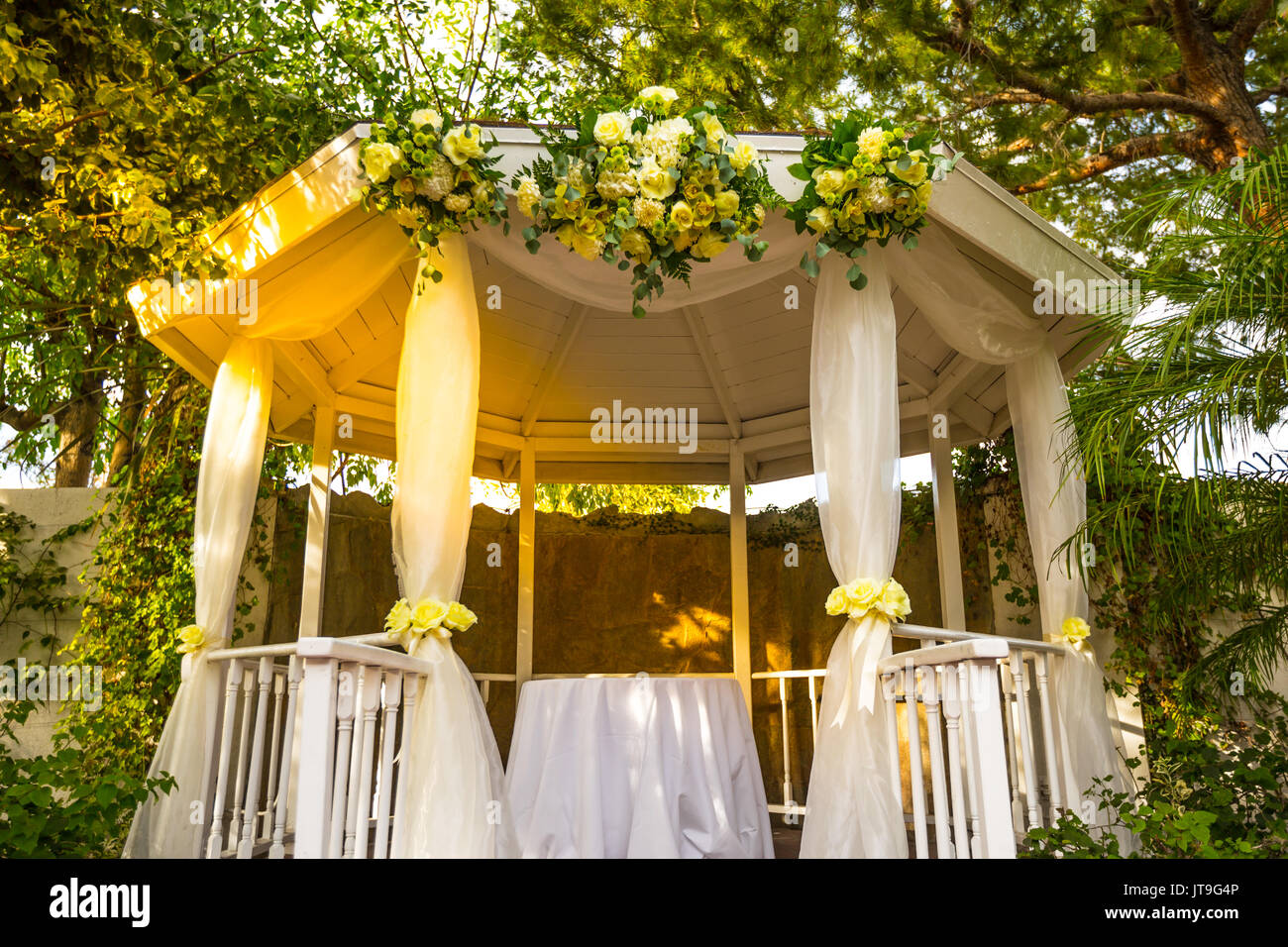 Two people wedding hi-res stock photography and images - Alamy