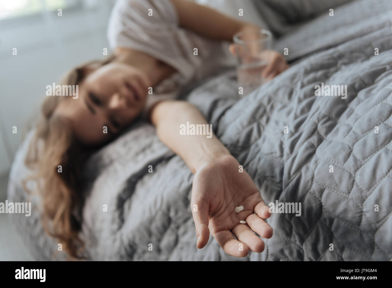 Stretched out hand hi-res stock photography and images - Alamy