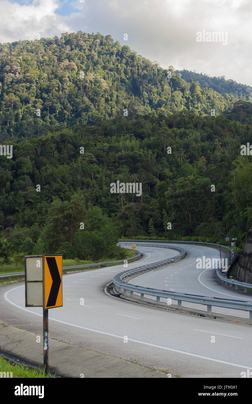 Windy road hi-res stock photography and images - Alamy
