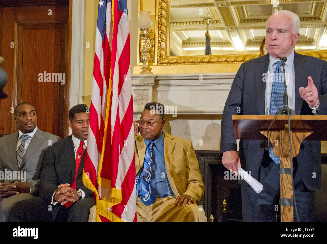 Bellator fighter hi-res stock photography and images - Alamy