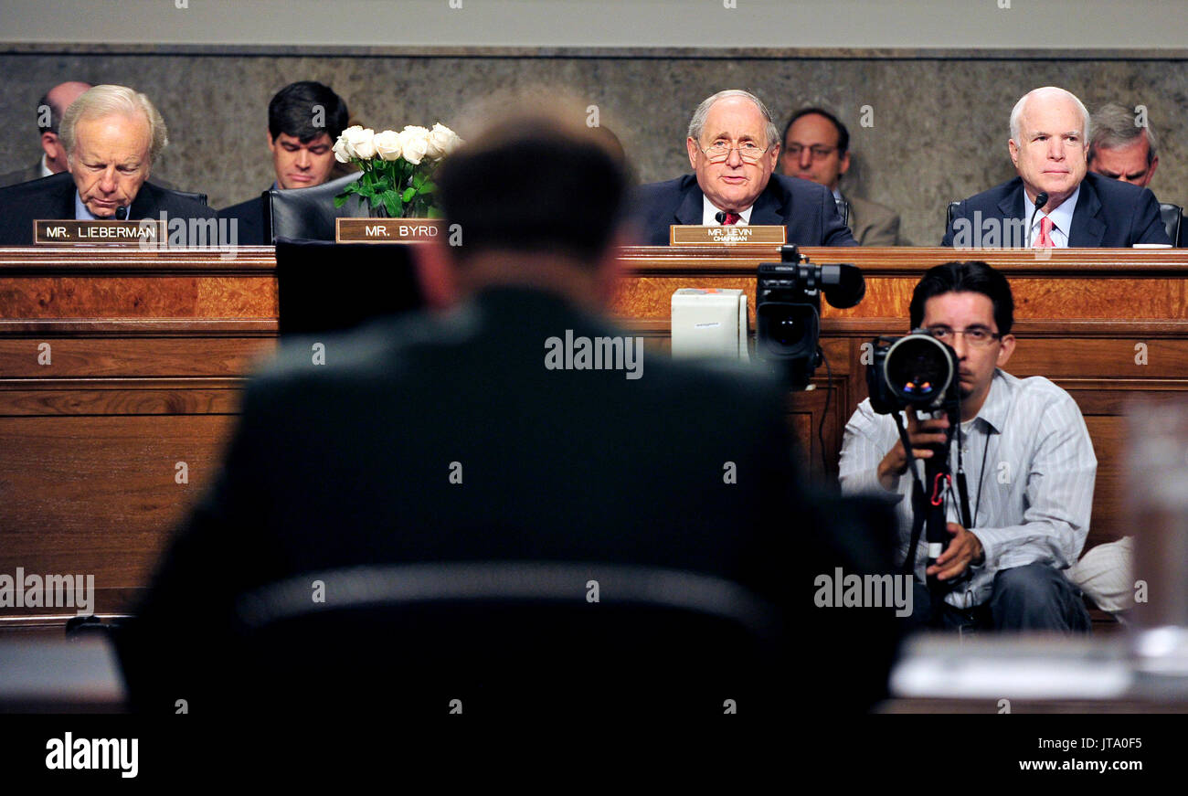Reverse view of General David H. Petraeus, U.S. Army, testimony before ...